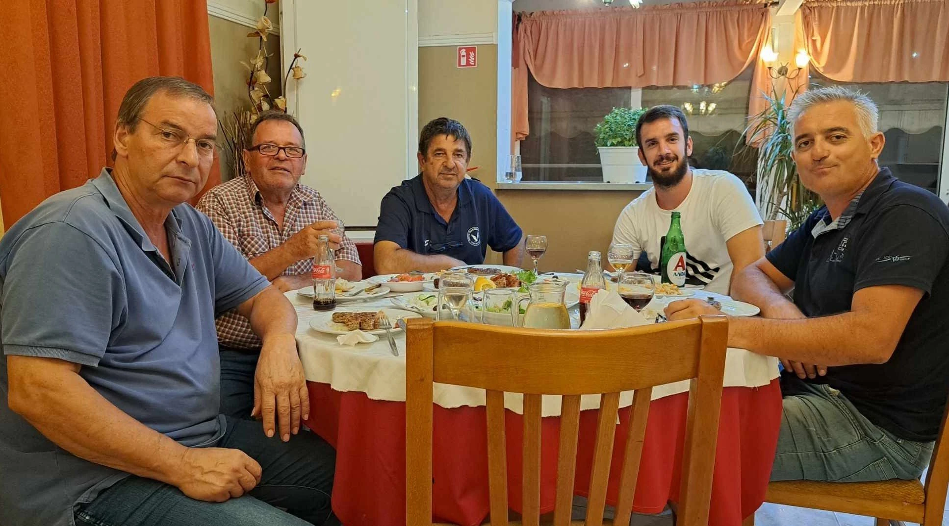 Η Δόξα Αδένδρου ευχαριστεί- τραπέζι στους παίκτες, νέου τύπου εστίες ...