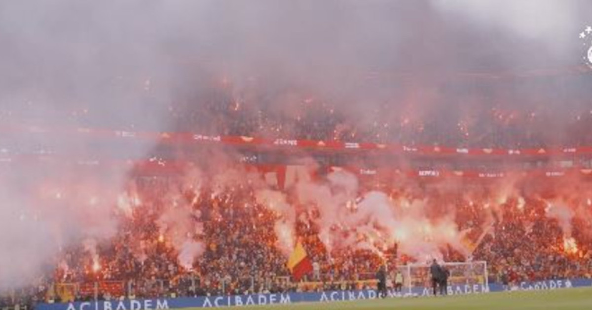 Συγκλονιστικές εικόνες στην ανοικτή προπόνηση της Γαλατάσαραϊ με 43.000 ...