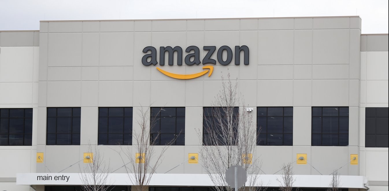 Amazon: Πρόστιμο μαμούθ γιατί δεν έδινε τα φιλοδωρήματα στους διανομείς!
