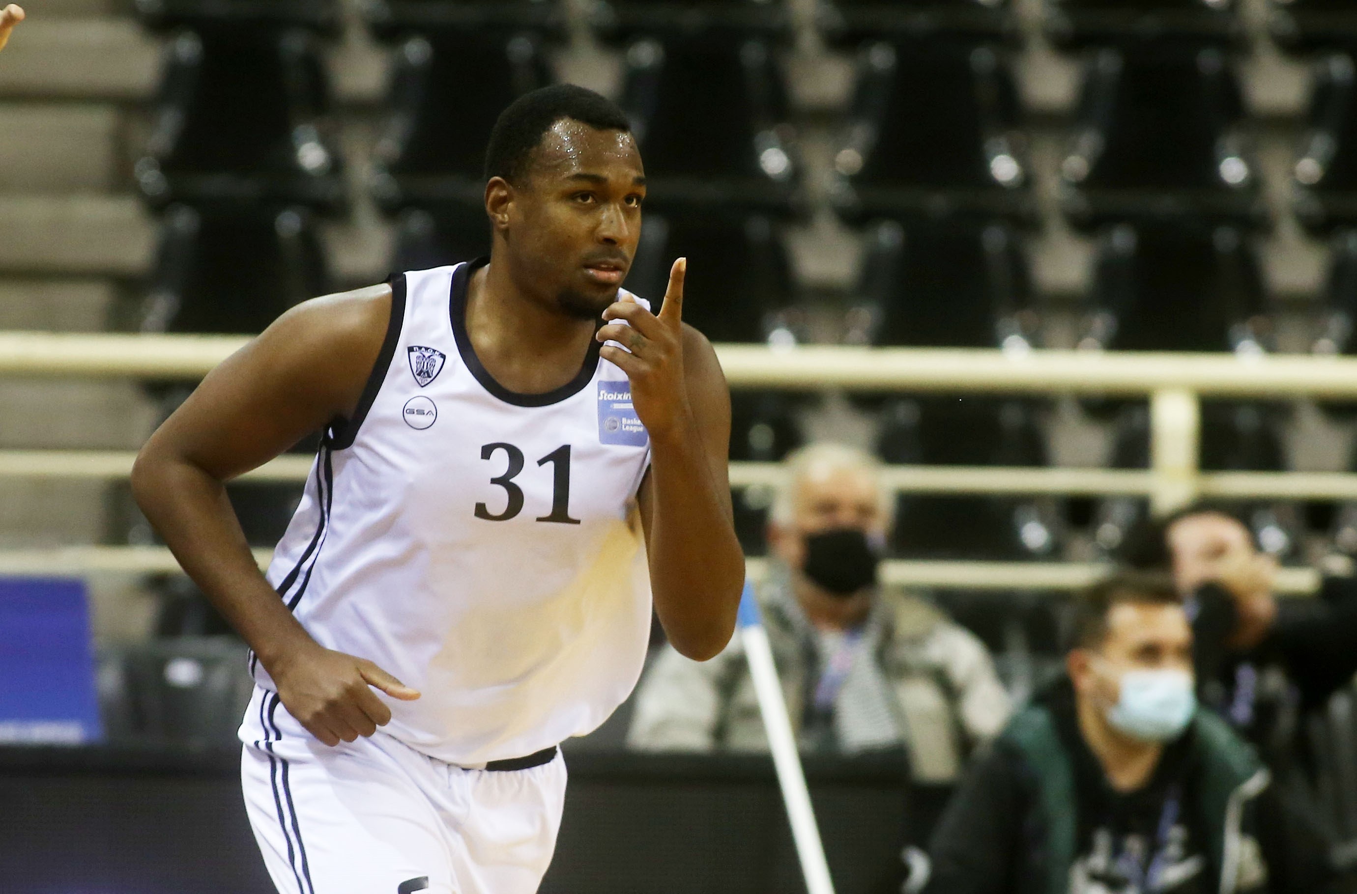 Οι «ασπρόμαυρες» ευχές στον εορτάζοντα Τέρνερ