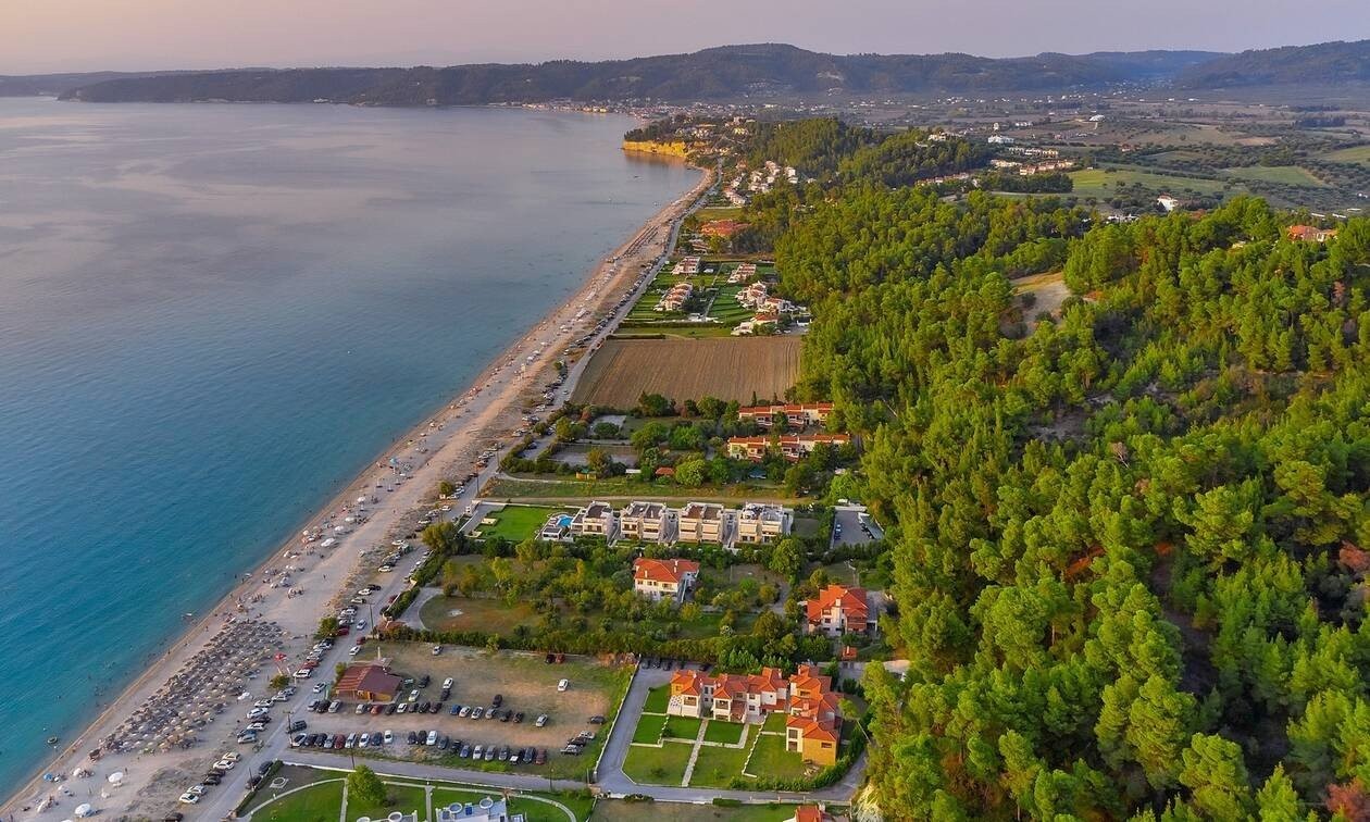 Χαλκιδική: Αρχίζει η αξιοποίηση της ακτής και του κάμπινγκ στο Ποσείδι