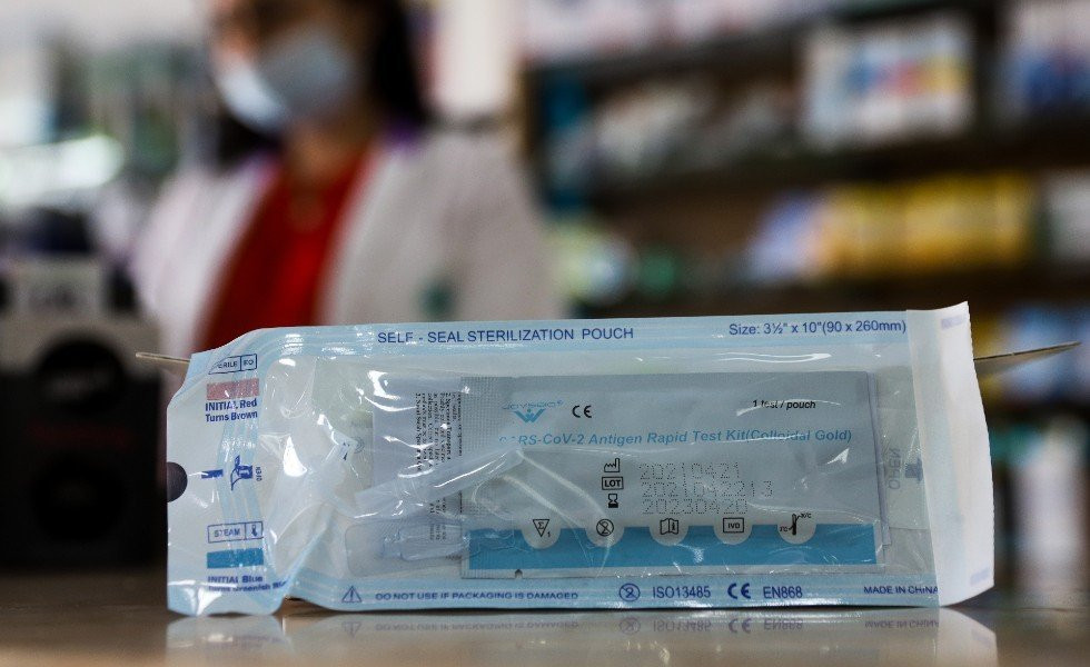 Rapid test: Επί τάπητος αλλαγές για τους ανεμβολίαστους εργαζόμενους