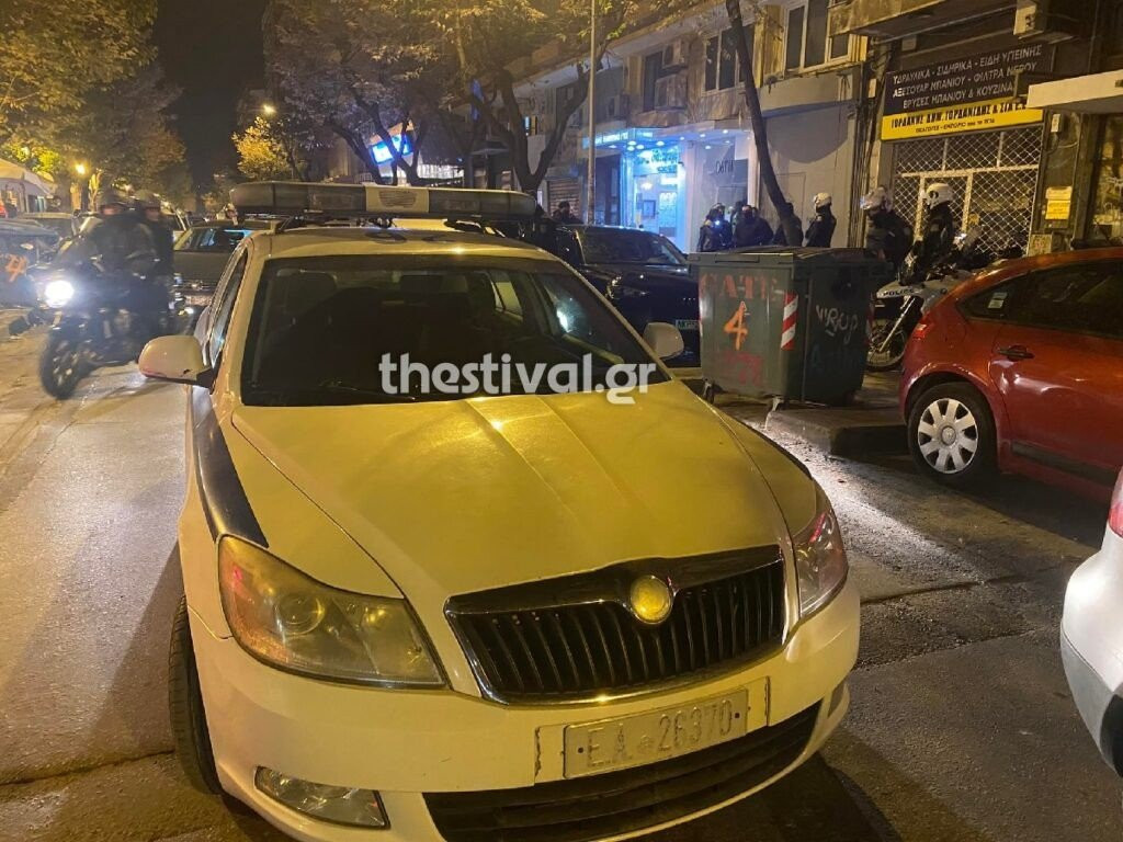 ΑΠΙΣΤΕΥΤΟ ΣΚΗΝΙΚΟ: Επιτέθηκε με τσεκούρι σε σύνδεσμο του ΠΑΟΚ στο ...