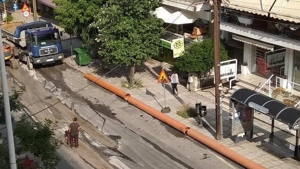 Θεσσαλονίκη: Αγωγός της ΕΥΑΘ έσπασε και πλημμύρισαν τα θεμέλια ...