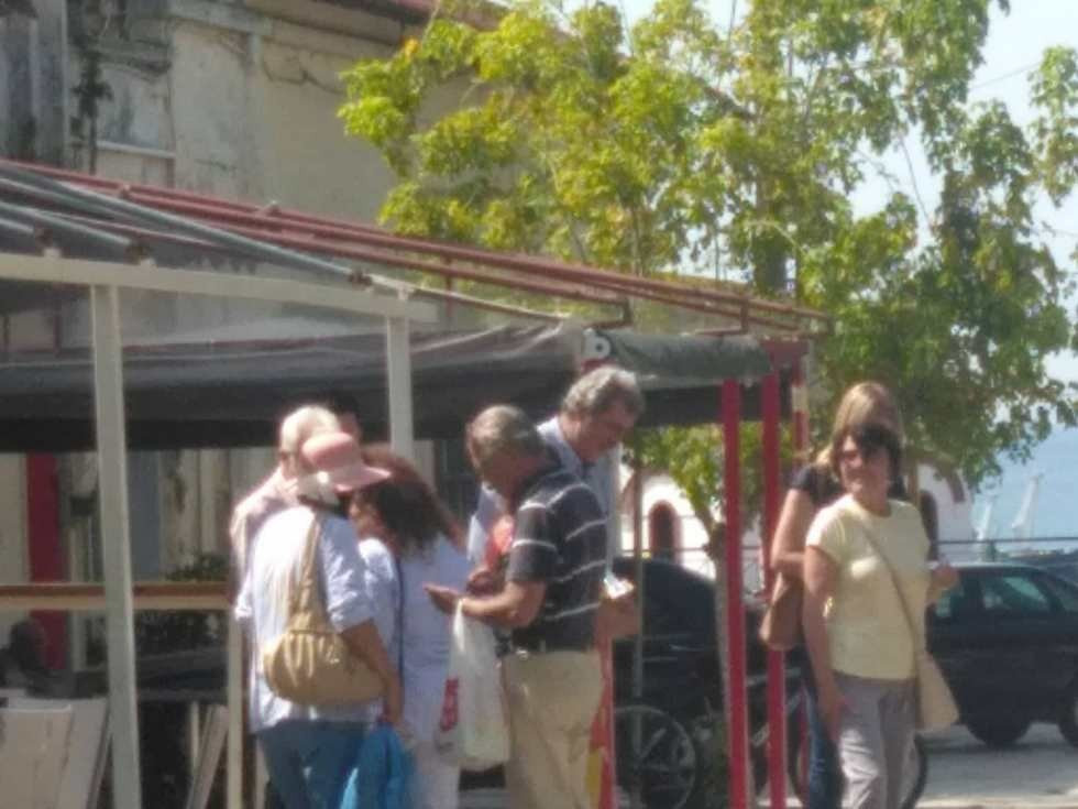 Ο Παύλος Πολάκης στη Μηχανιώνα - Φραστικό επεισόδιο Αυγέρη με πολίτη