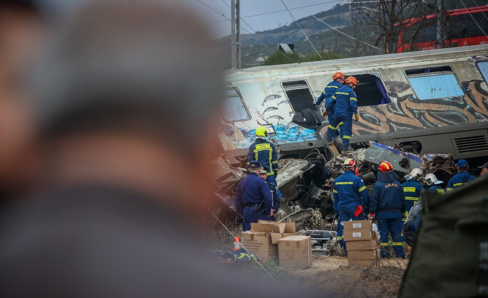 Τέμπη: Σκοτώθηκαν δίδυμες αδερφές - Νεκρή και η ξαδέρφη τους