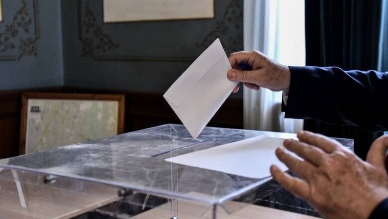 Πρώτη με απώλειες η ΝΔ σε νέα δημοσκόπηση - Ποιο είναι το δεύτερο κόμμα
