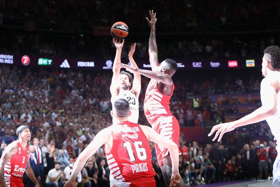 Αυτοκτονία Ολυμπιακου και ήττα με buzzer beater του Γιουλ