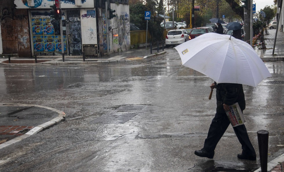 Καιρός: Κακοκαιρία με κοκτέιλ βροχής και αφρικανικής σκόνης