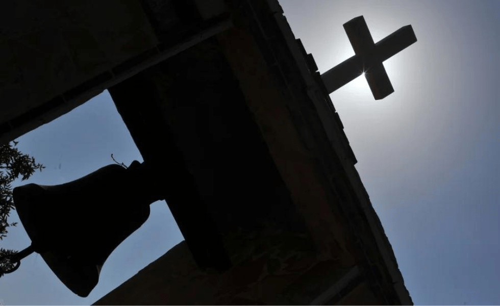 «Σώπα όπου να ναι θα... σταματήσουν οι καμπάνες»: Η απόφαση δικαστηρίου ...