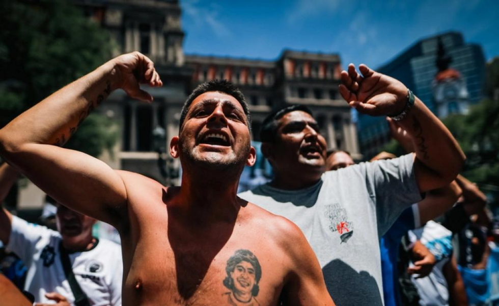 Αργεντινή: Χιλιάδες άνθρωποι στους δρόμους εναντίον της μαζικής ...