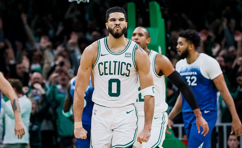 Με ήρωα τον Τέιτουμ οι Σέλτικς πήραν το ντέρμπι και έγραψαν ιστορία