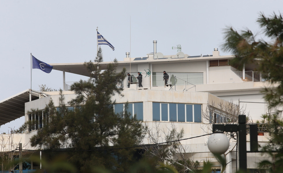 Γλυφάδα: Τρεις οι νεκροί από τα πυρά του ενόπλου στη ναυτιλιακή ...