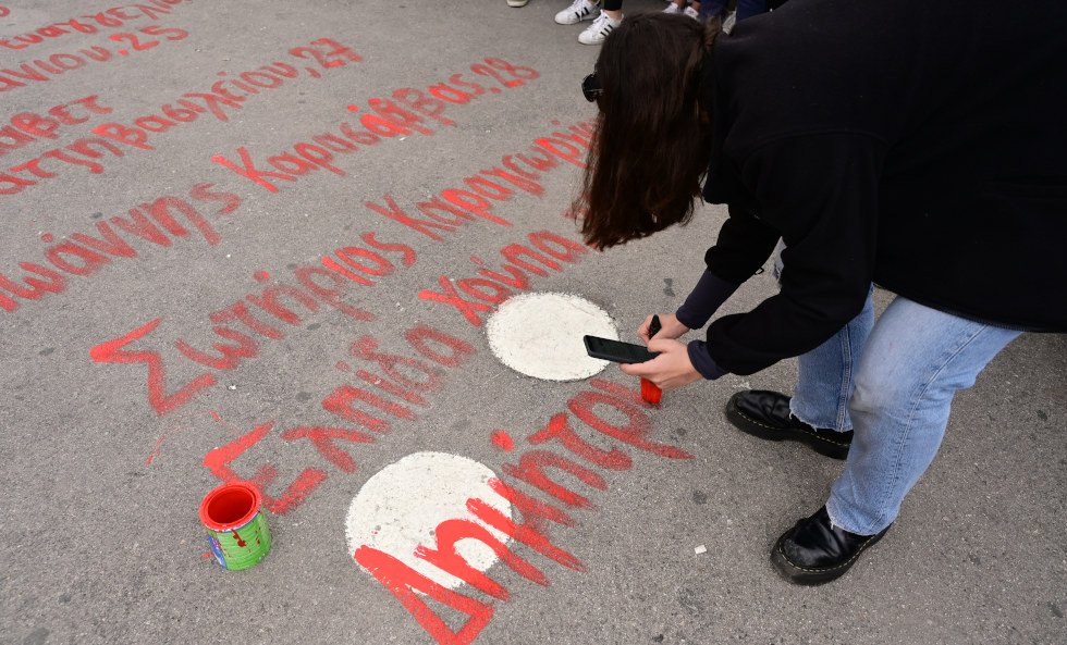 Θανάσης Παπακωνσταντίνου: «Βροχή» τα σχόλια για τη συναυλία-Ζητούμενο η ...