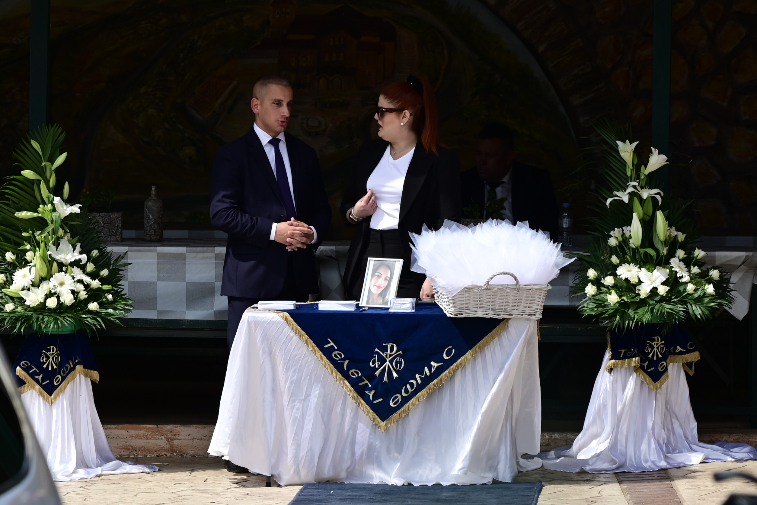 Αγ. Ανάργυροι: Σε λευκό φέρετρο και με νυφικό η 28χρονη Κυριακή ...