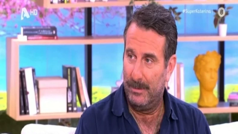 Ηλία Βαλάσης: «Βουλευτής με φώναξε για να δίνει τον μισθό του σε 12 ...