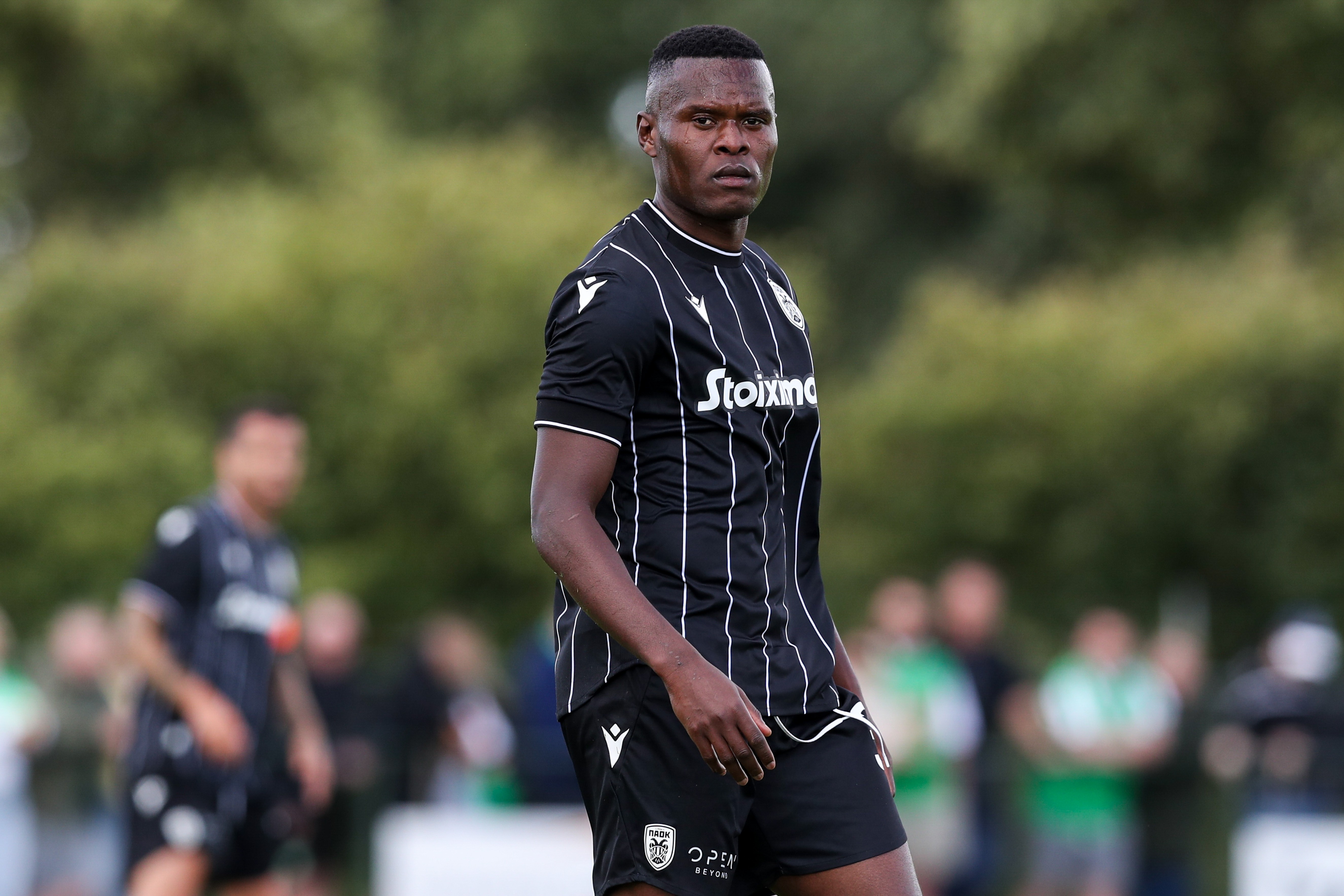 Τον αποθέωσαν για να τον ξυπνήσουν!