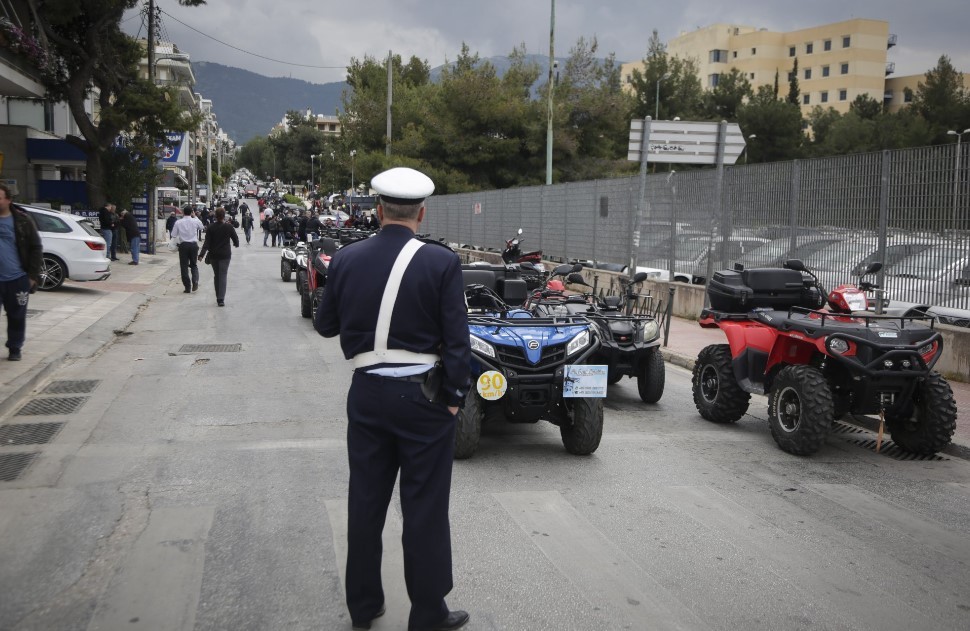 Με ποιο δίπλωμα οδηγούμε νόμιμα «γουρούνα», δίκυκλο ή τρίκυκλο