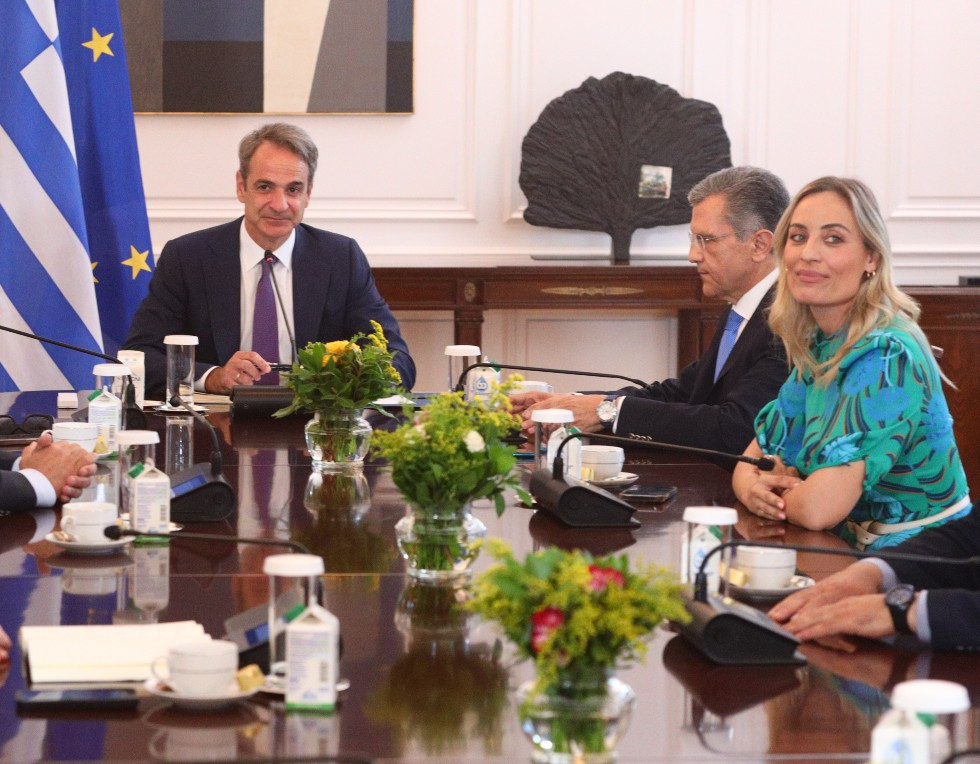 Ευρωβουλή: Οι... τρελές αμοιβές που έπαιρναν πριν εκλεγούν Μελέτη και ...
