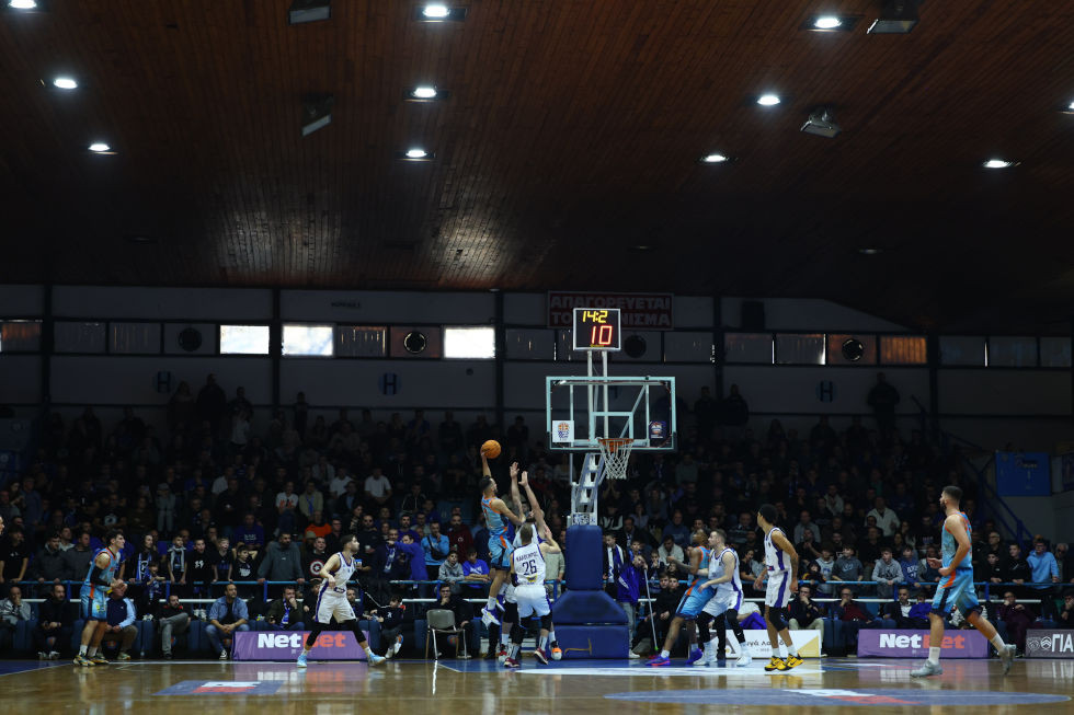 Ηρακλής VS Μεγαρίδα-Το δεύτερο πανό των οπαδών για τα Τέμπη: «Μέχρι η ...