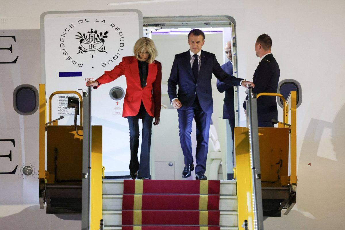 Τι είπε η Μπριζίτ Μακρόν στον Εμανουέλ μετά το «χαστούκι»