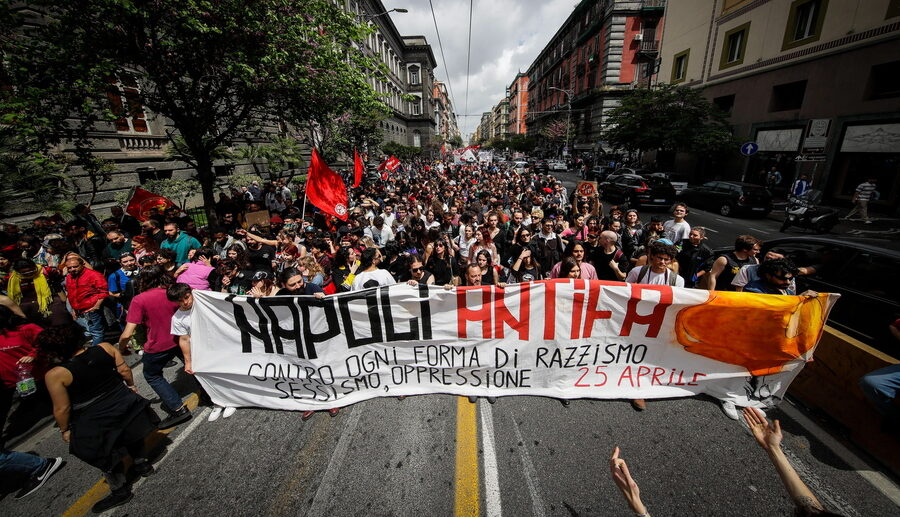 Στο στόχαστρο των ΗΠΑ η Antifa: Ποιες ελληνικές συλλογικότητες ...