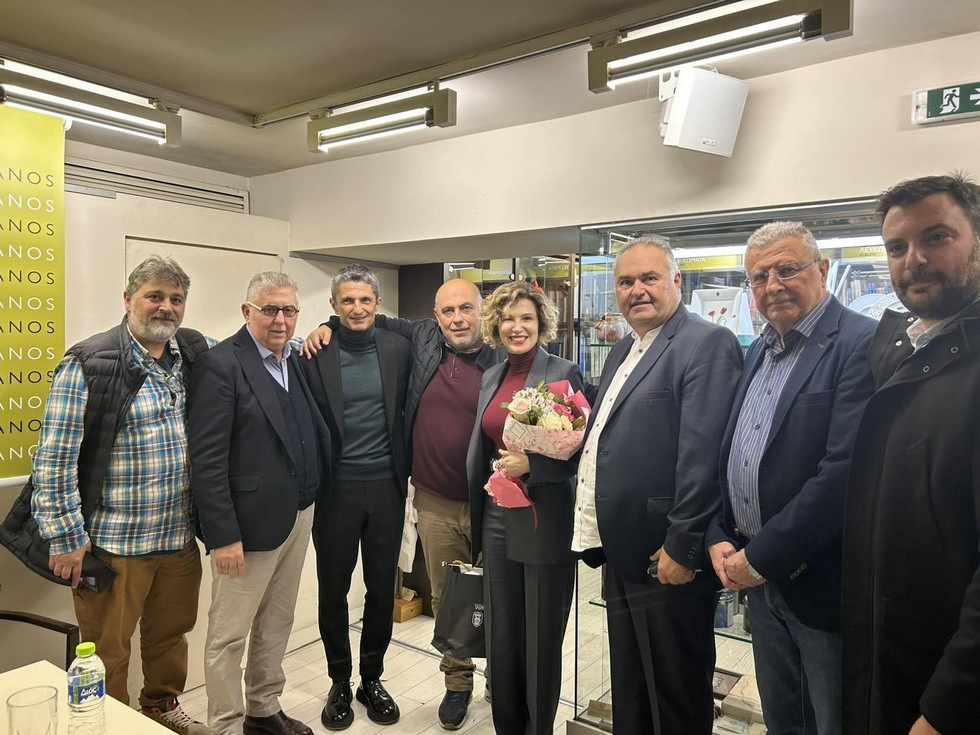 CLUB ΦΙΛΩΝ ΠΑΟΚ: Όμορφη «έκπληξη» στον Ραζβάν Λουτσέσκου (pics+vid)